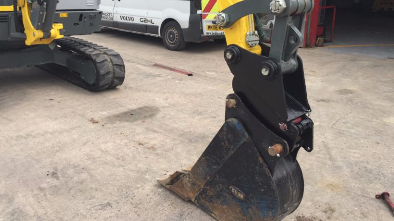 MANUAL SPRING HITCHES - Welcome to Keen Attachments Ltd